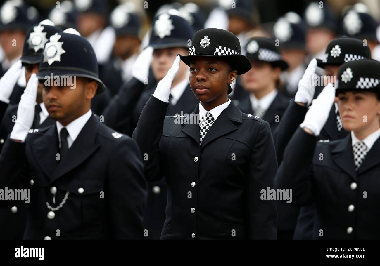 Police passing out parade london hi-res stock photography and images ...