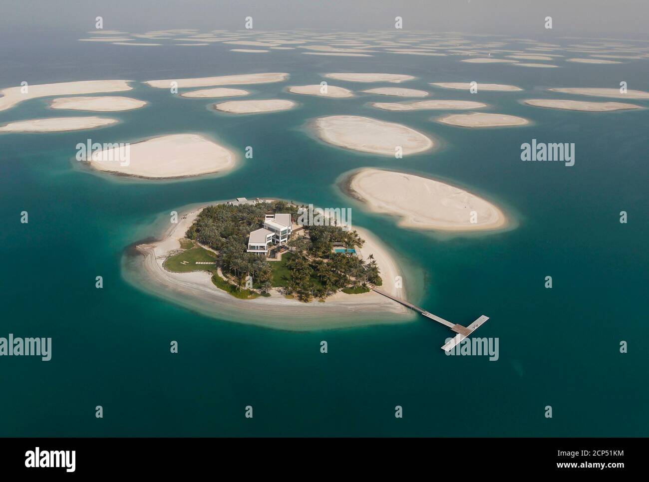 The world islands dubai pictures hi-res stock photography and images ...