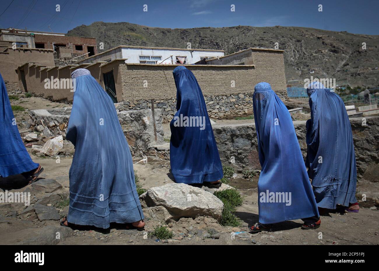 Clad in burqa hi-res stock photography and images - Alamy