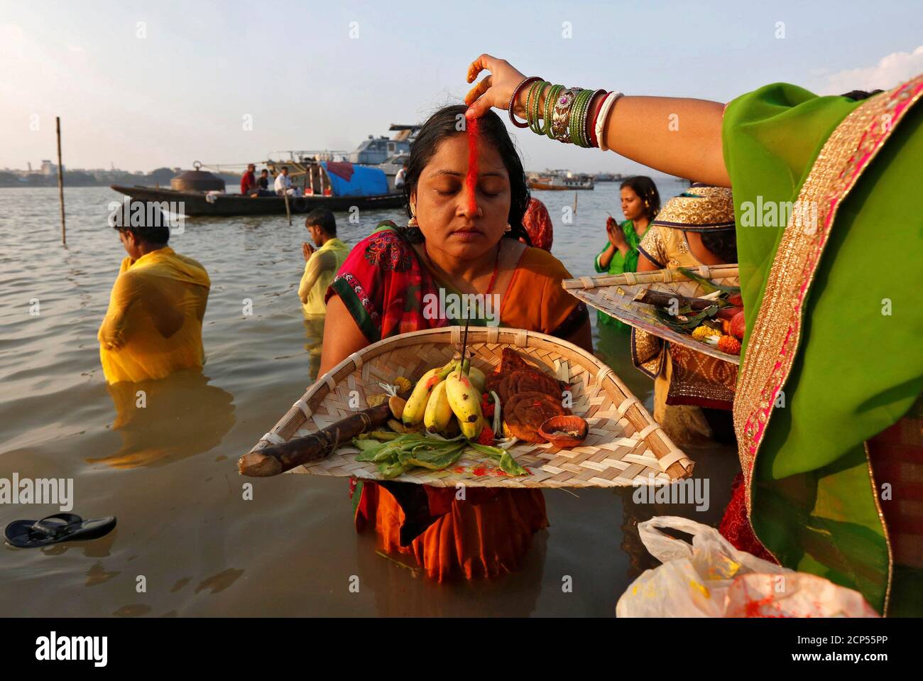 Vermilion powder hi-res stock photography and images - Alamy