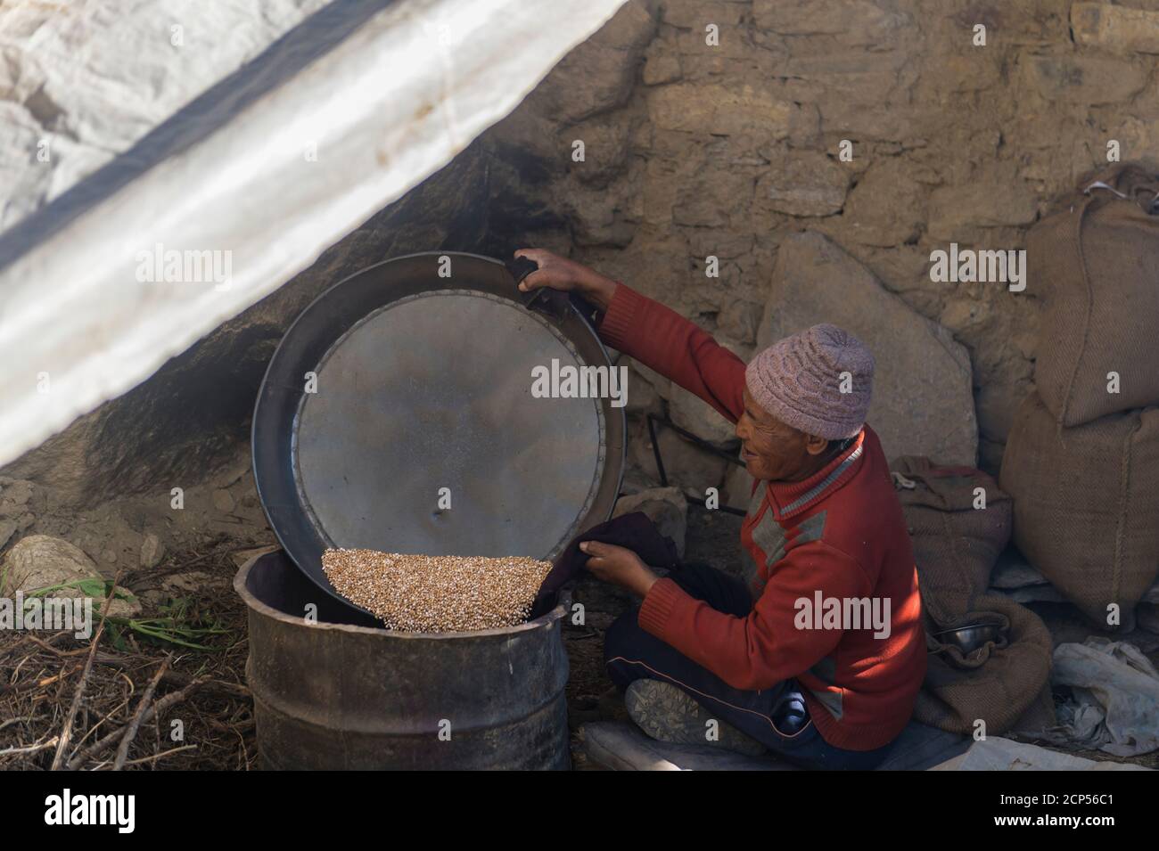 Tsampa is roasted at Mune Gompa Monastery Stock Photo - Alamy