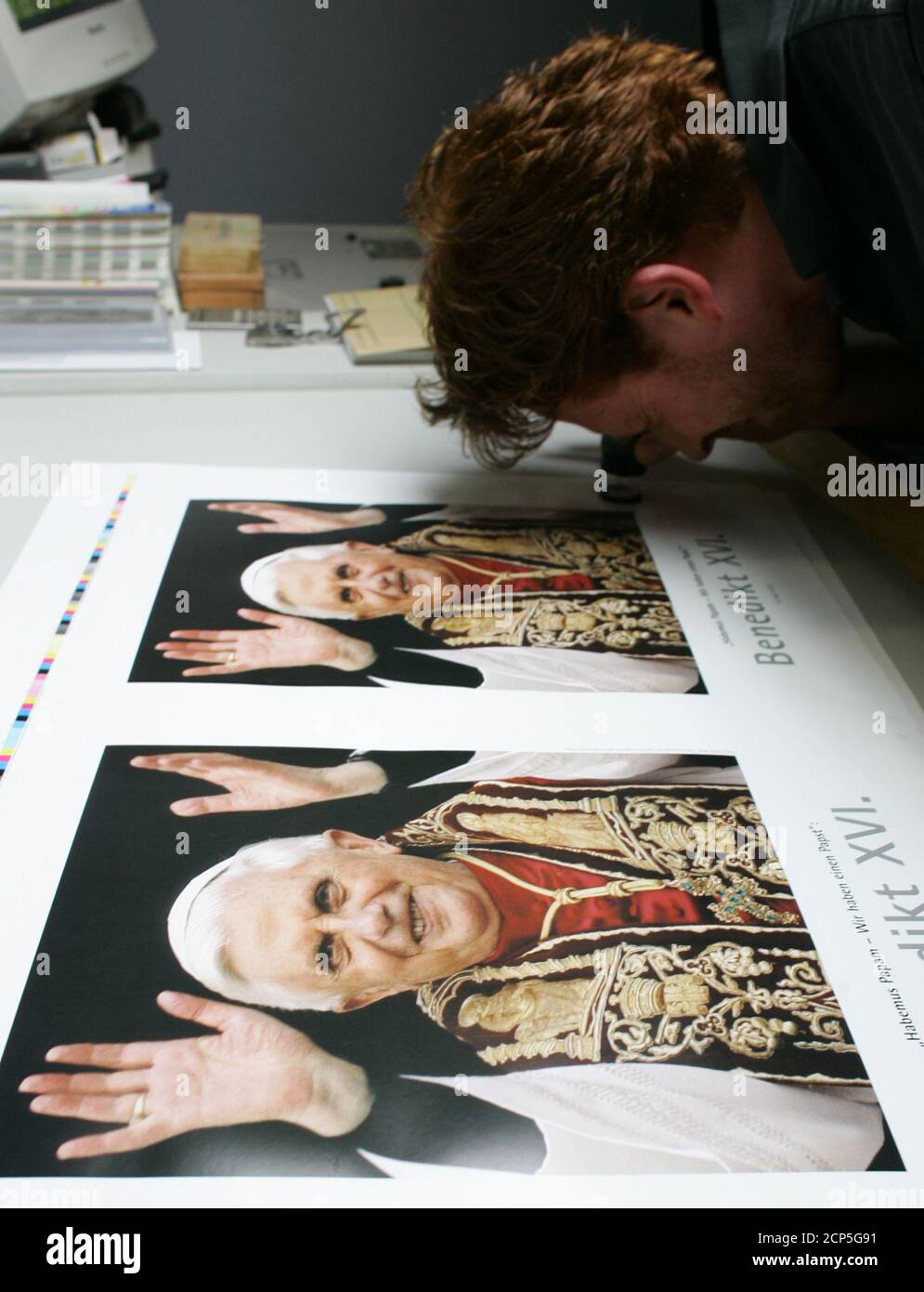 265th pope hi-res stock photography and images - Alamy