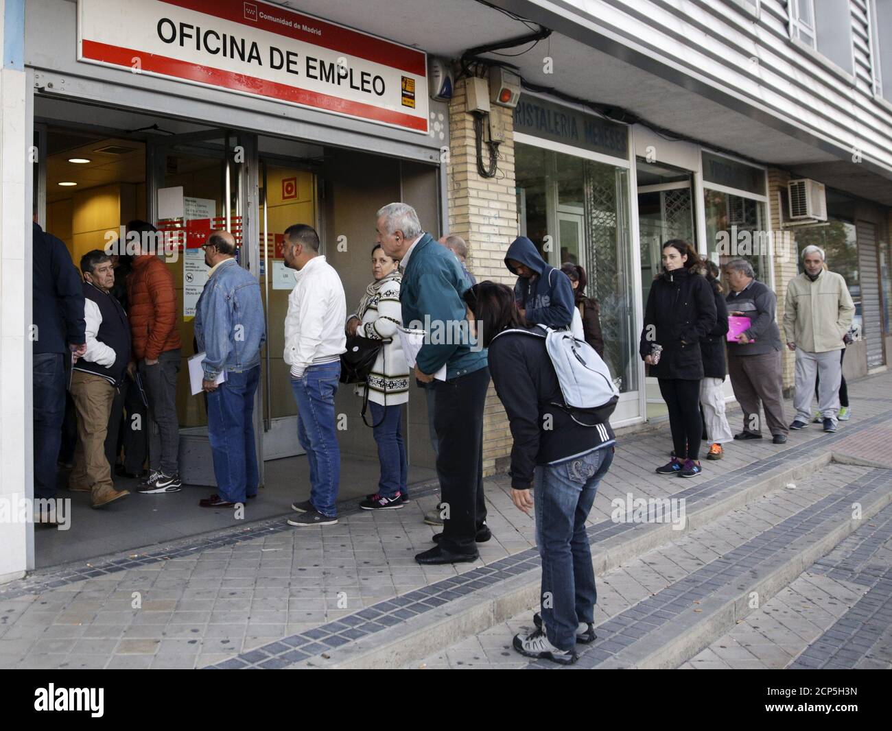 Job Centre Queue High Resolution Stock Photography and Images - Alamy
