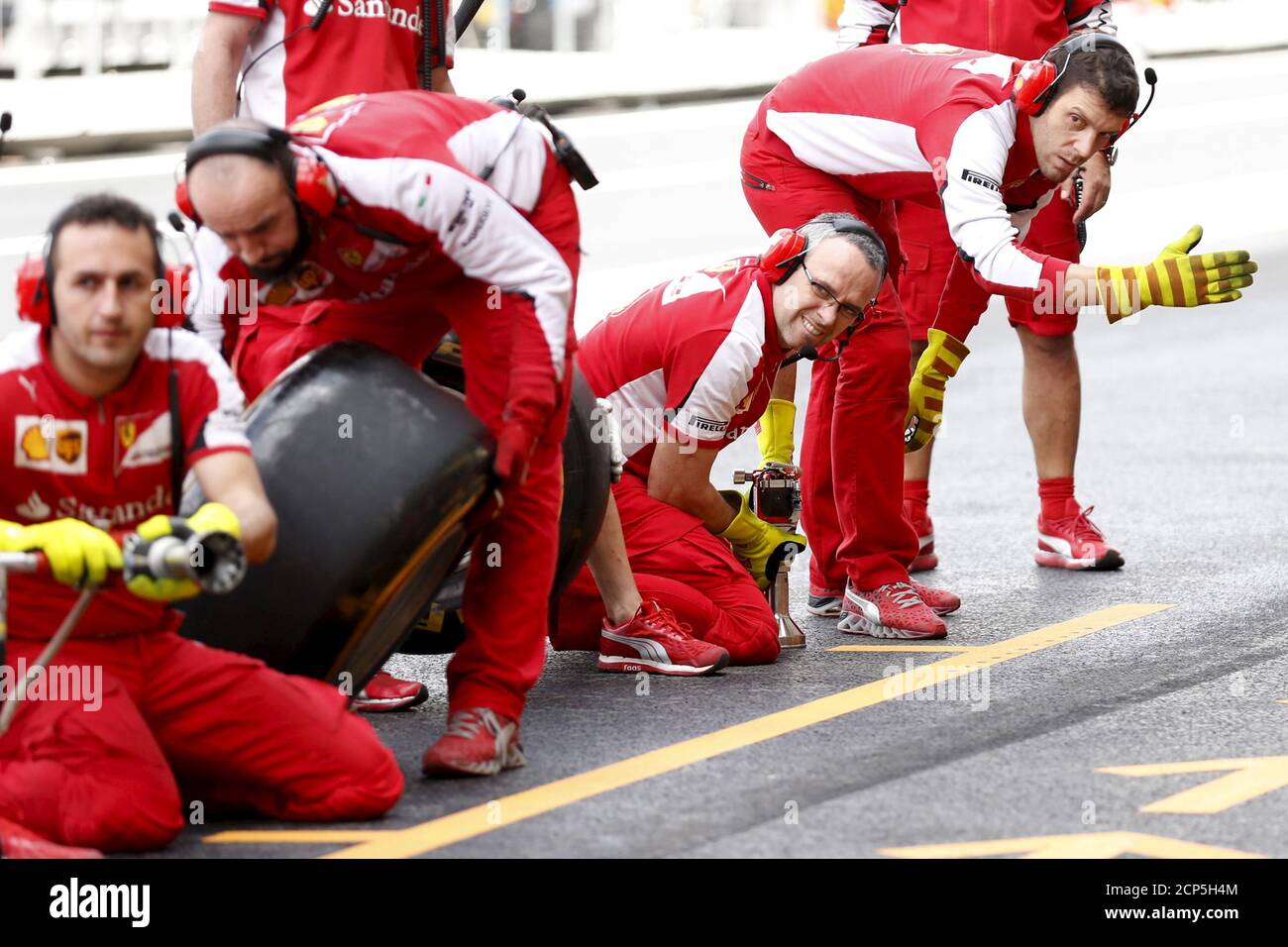 Ferrari pit stop formula hi-res stock photography and images - Alamy
