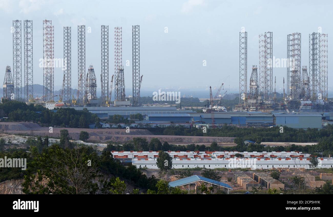 Shipyards batam riau indonesia hi-res stock photography and images - Alamy