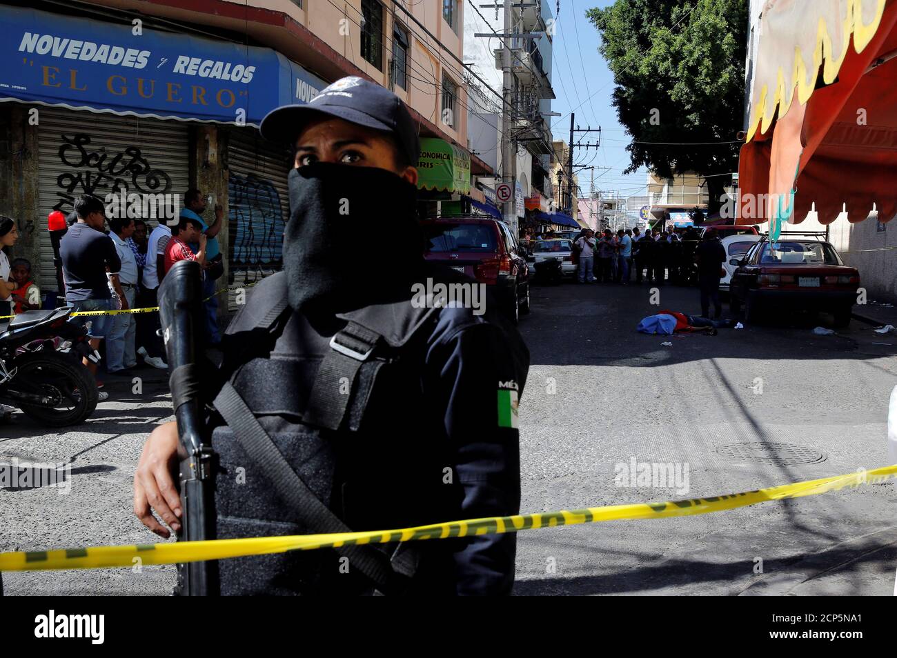 A scenes of crime officer at the scene hi-res stock photography and ...