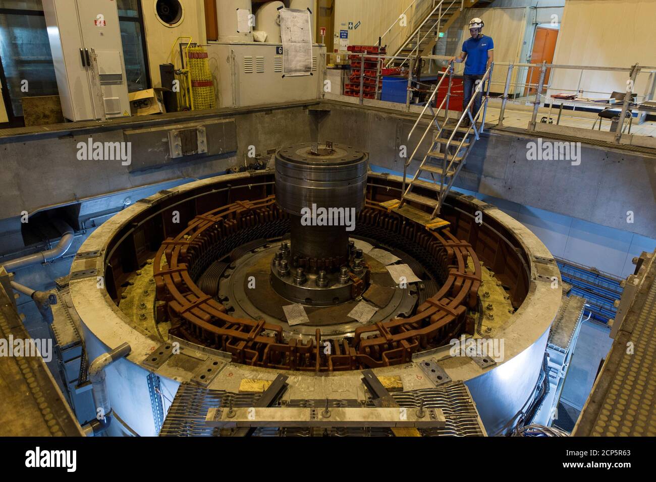 Alternator in a power station hi-res stock photography and images - Alamy