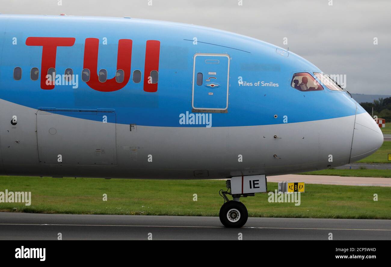 Tui manchester airport hi-res stock photography and images - Alamy