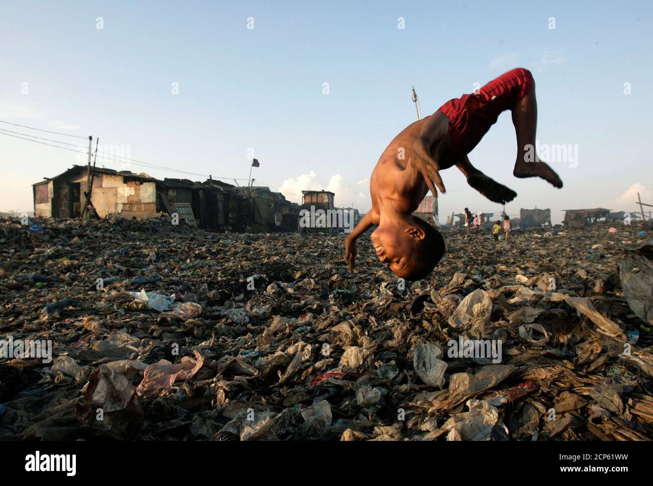 Waste disposal manila philippines hi-res stock photography and images ...