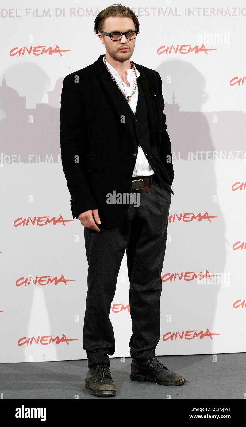 Actor michael pitt poses during hi-res stock photography and images - Alamy