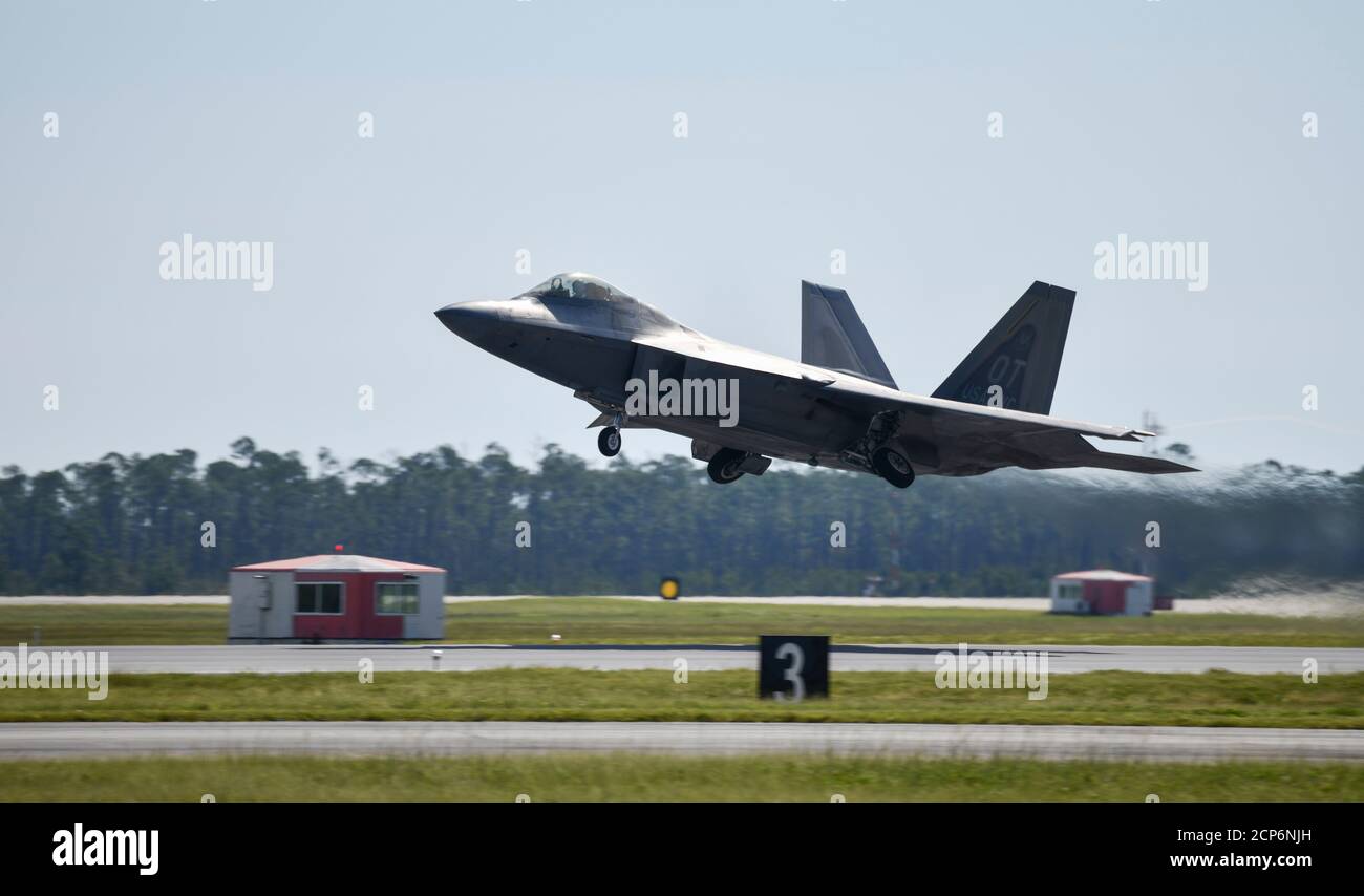 A U.S. Air Force F-22 Raptor Operational Test aircraft assigned to ...