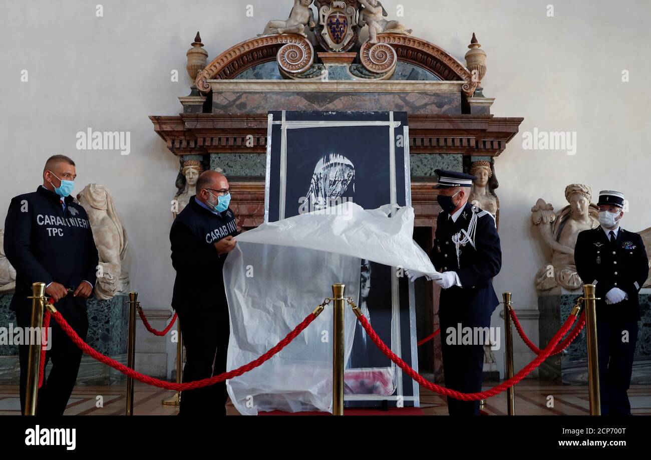 Italian embassy paris hi-res stock photography and images - Alamy