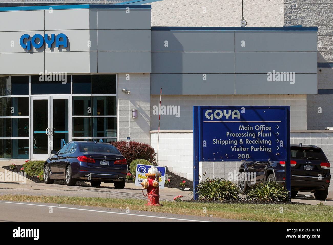 Corporate logo signs hi-res stock photography and images - Alamy