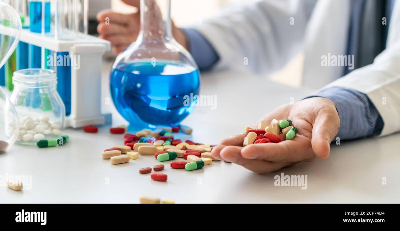 Pharmaceutical lab hi-res stock photography and images - Alamy