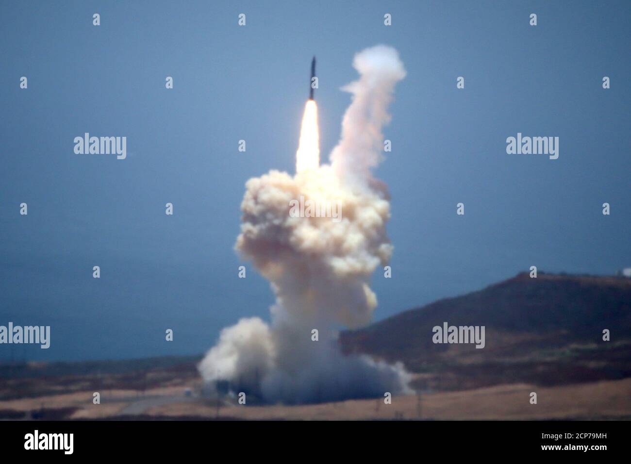 Missile defense hi-res stock photography and images - Alamy