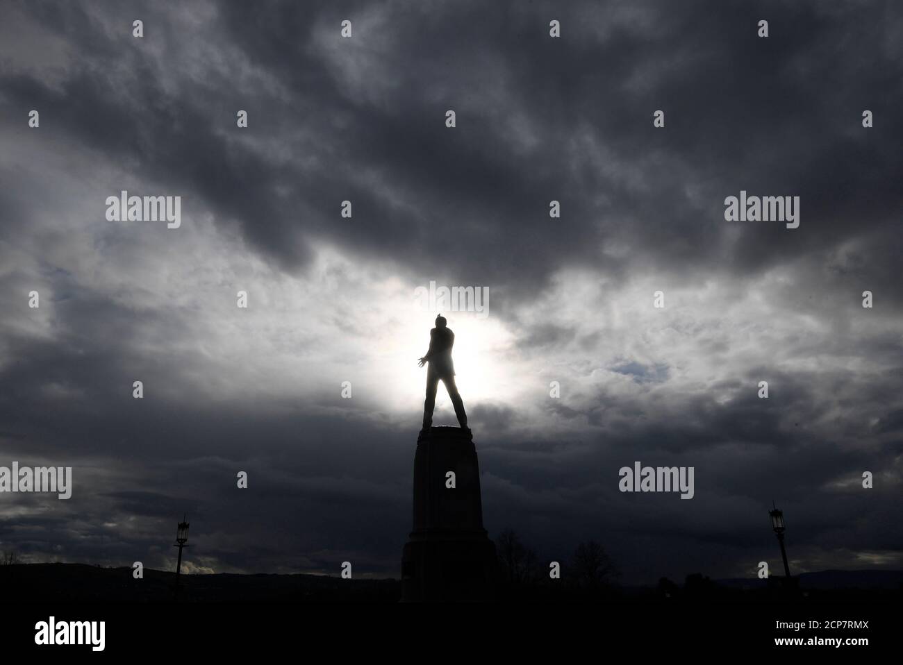 The statue of lord carson hi-res stock photography and images - Alamy
