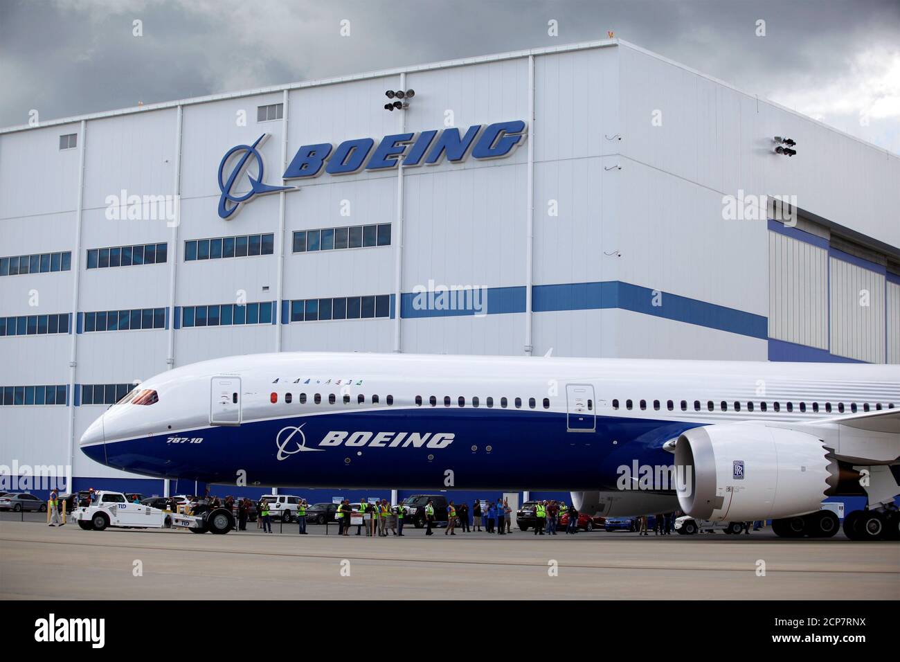 Final assembly building hi-res stock photography and images - Alamy