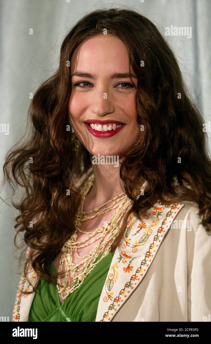 Model elizabeth jagger hi-res stock photography and images - Alamy
