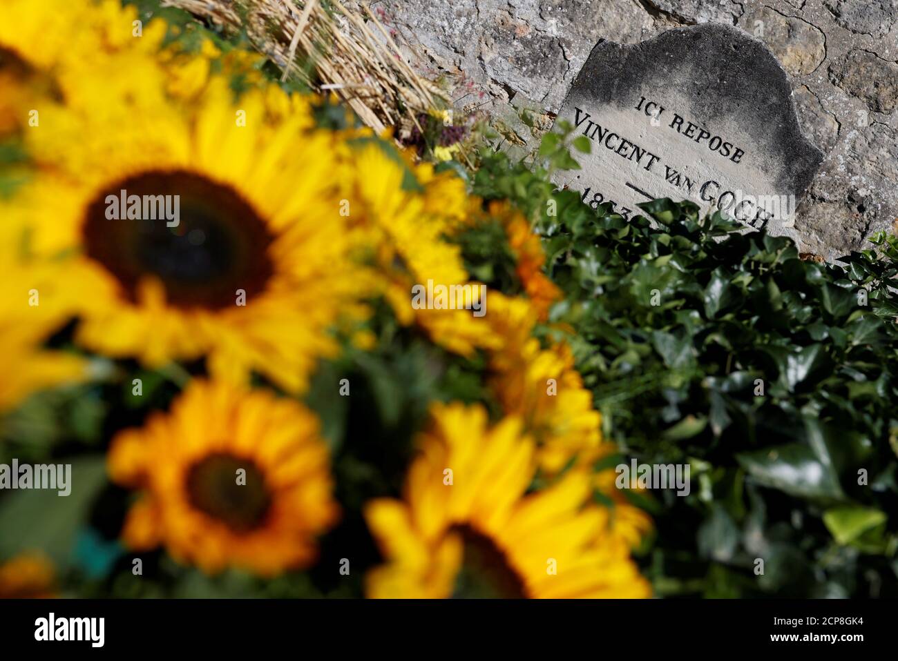 Vangogh grave hi-res stock photography and images - Alamy