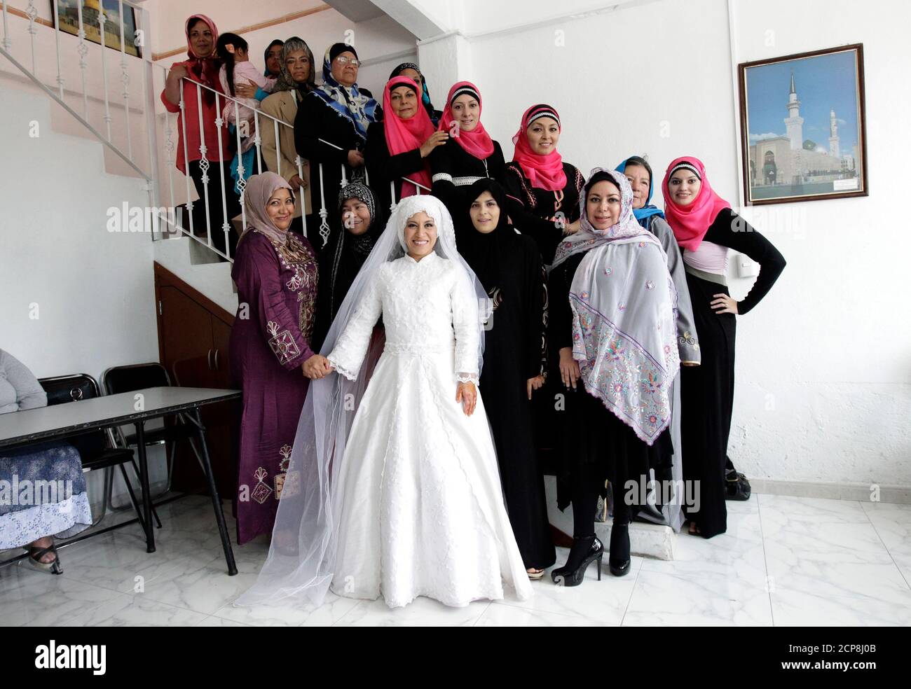 White muslim convert hi-res stock photography and images - Alamy