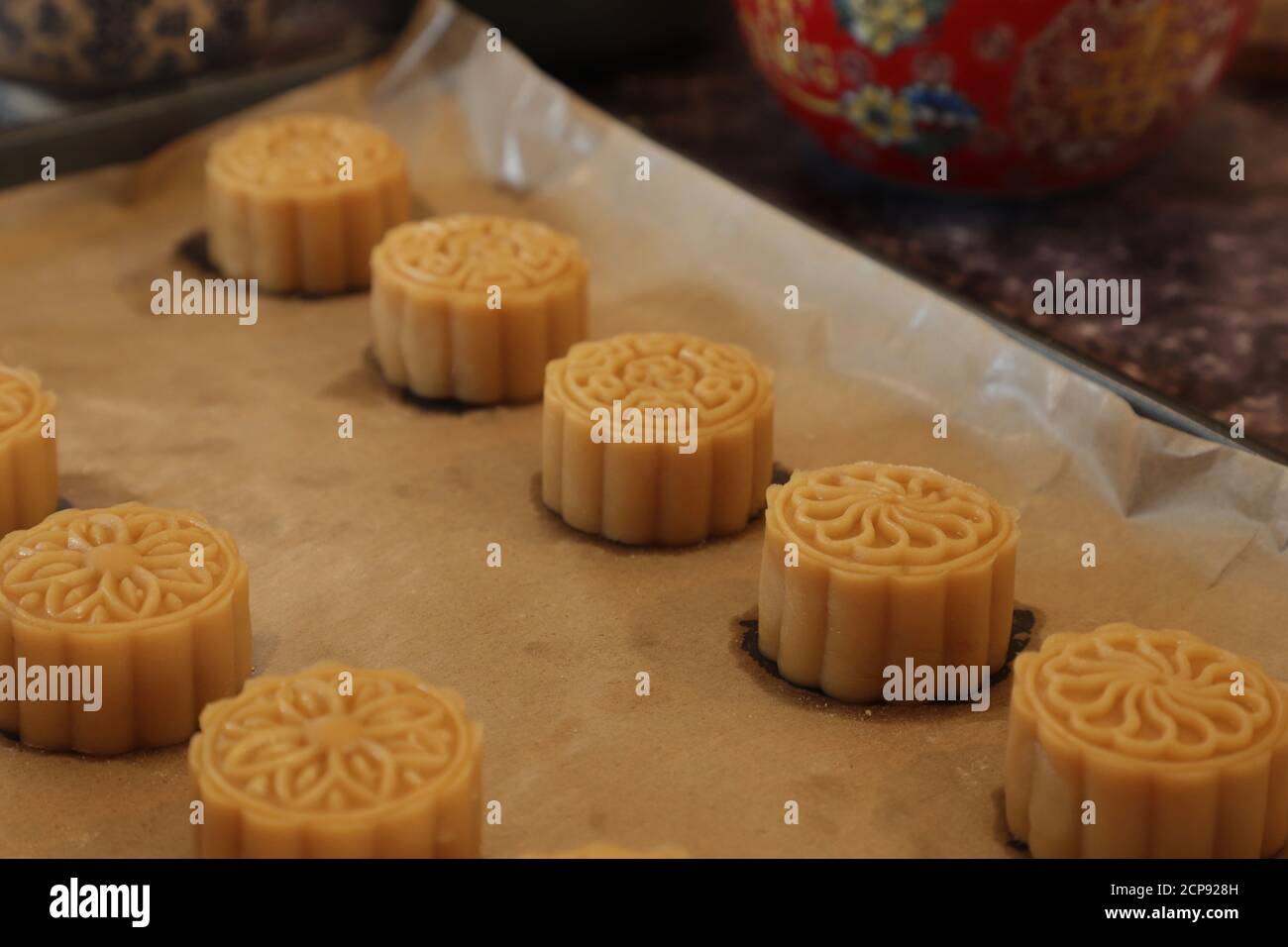 Making Yue Bing, the Traditional Chinese Mooncake for Mid-Autumn ...