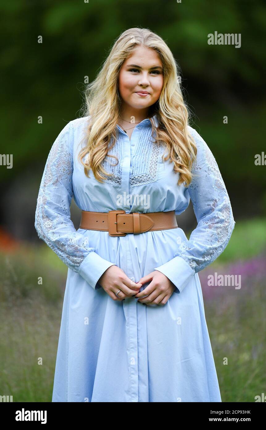 Royal family photo session hi-res stock photography and images - Alamy