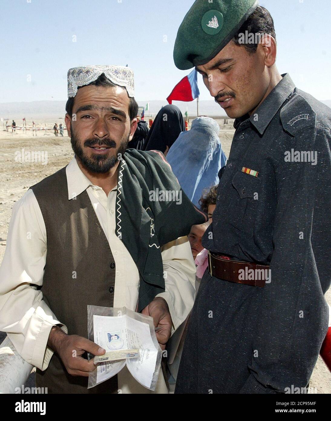 Near pakistan afghanistan border hi-res stock photography and images ...