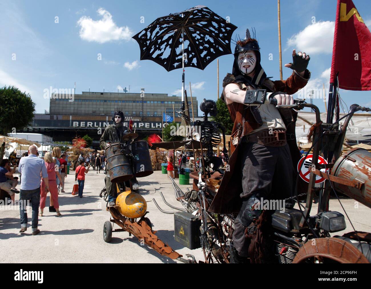 Fantasy Vehicles High Resolution Stock Photography and Images - Alamy