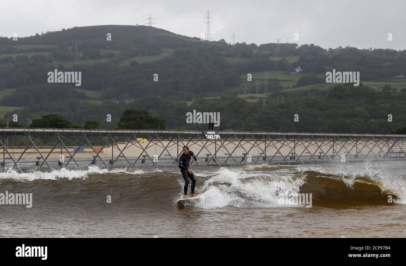 Three rail track hi-res stock photography and images - Alamy