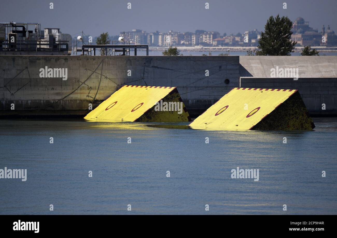 Barriers of mose hi-res stock photography and images - Alamy