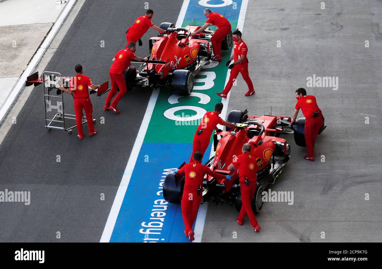 Formula 1 Mechanics High Resolution Stock Photography and Images - Alamy