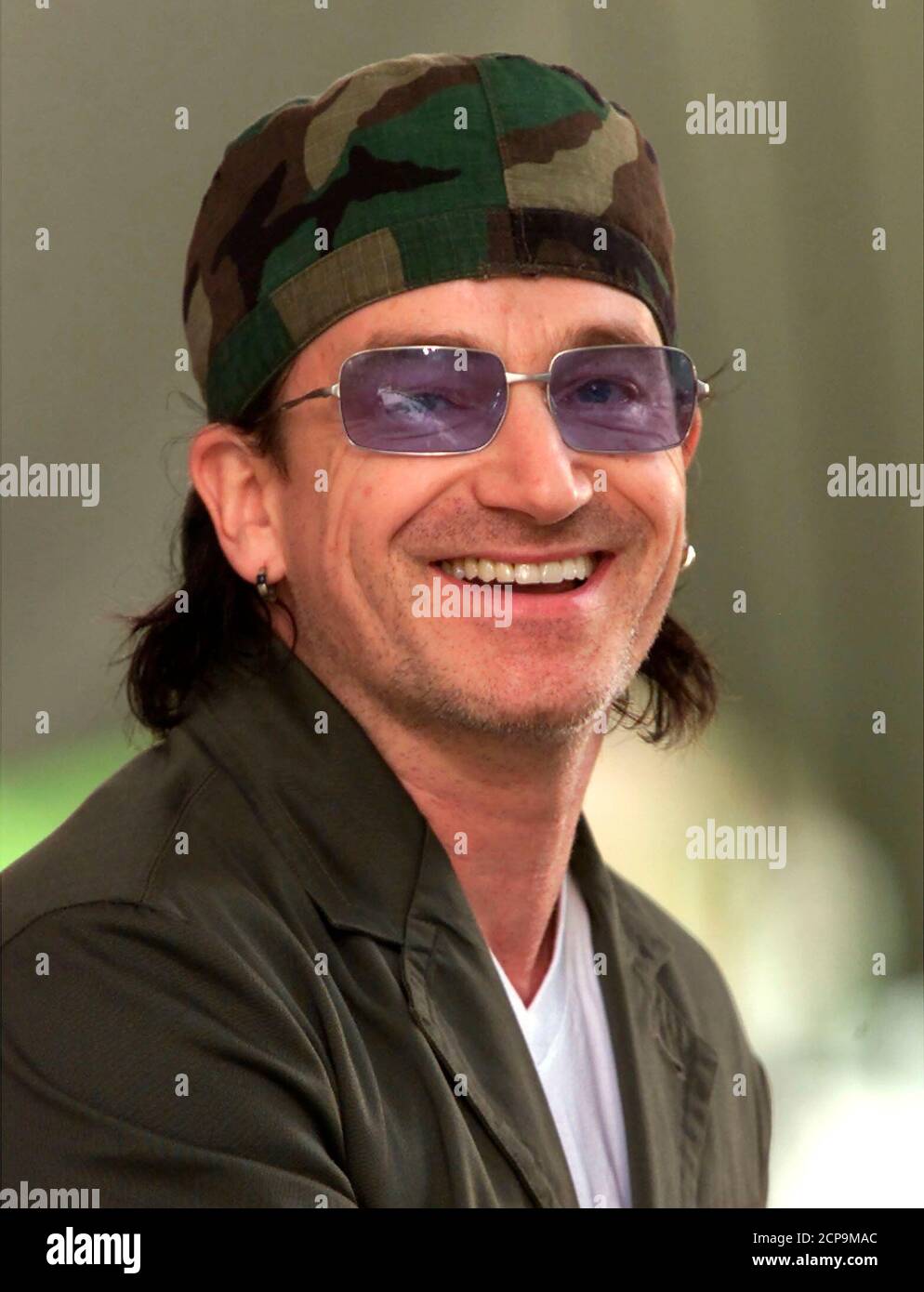Bono u2 headshot hi-res stock photography and images - Alamy