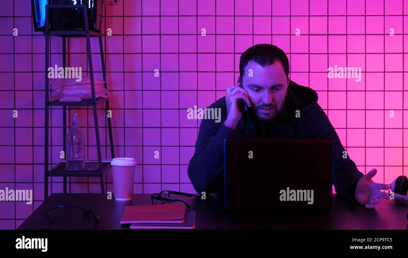 Gamer making a call Stock Photo - Alamy