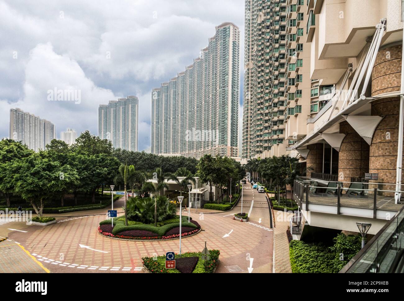 Courtyard of a residential quarter with skyscrapers in Hong Kong Stock ...