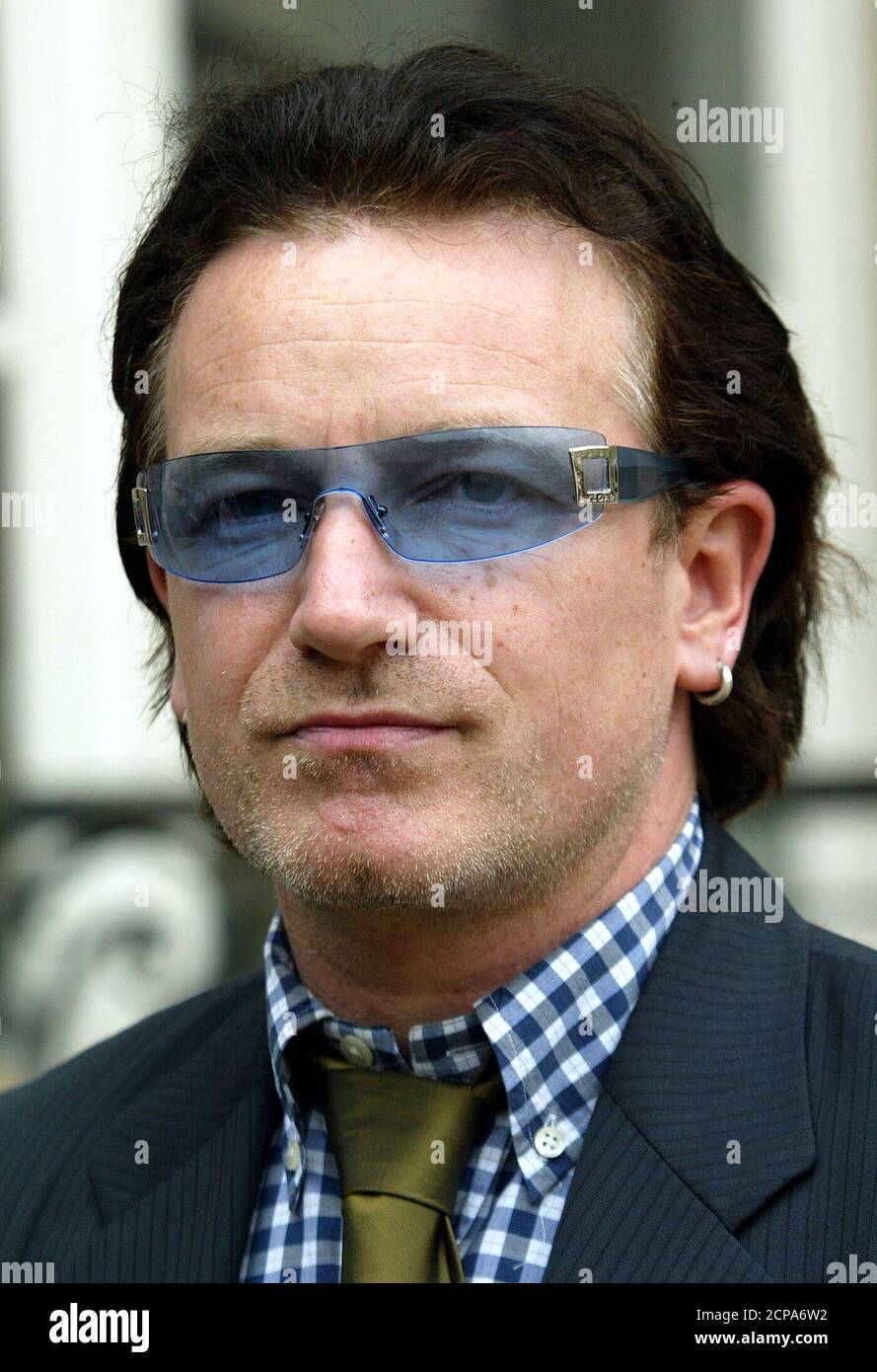 Bono u2 headshot hi-res stock photography and images - Alamy