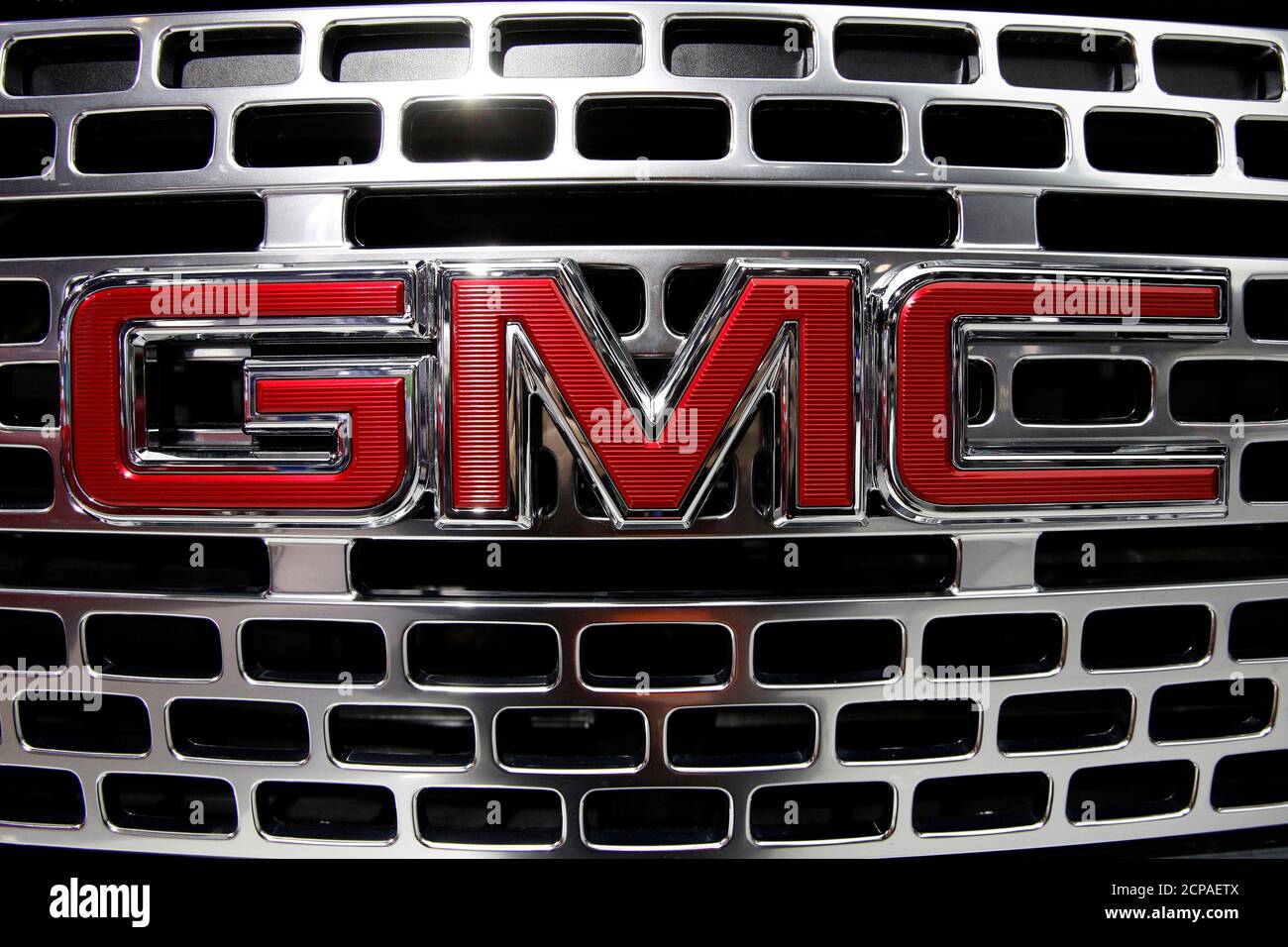 Gmc logo on truck hi-res stock photography and images - Alamy