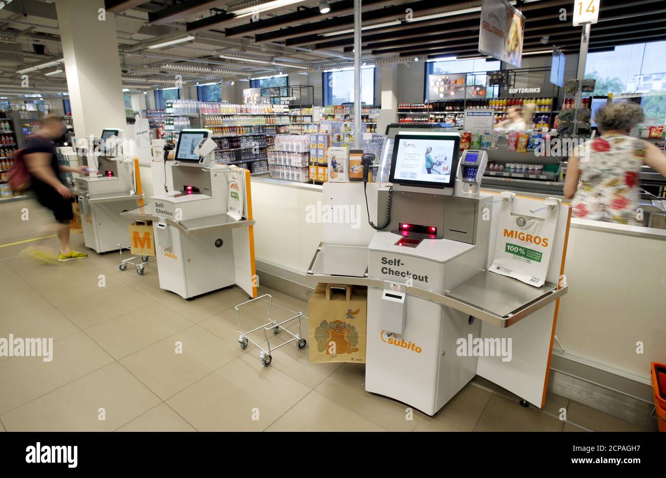 Self check in out hi-res stock photography and images - Alamy