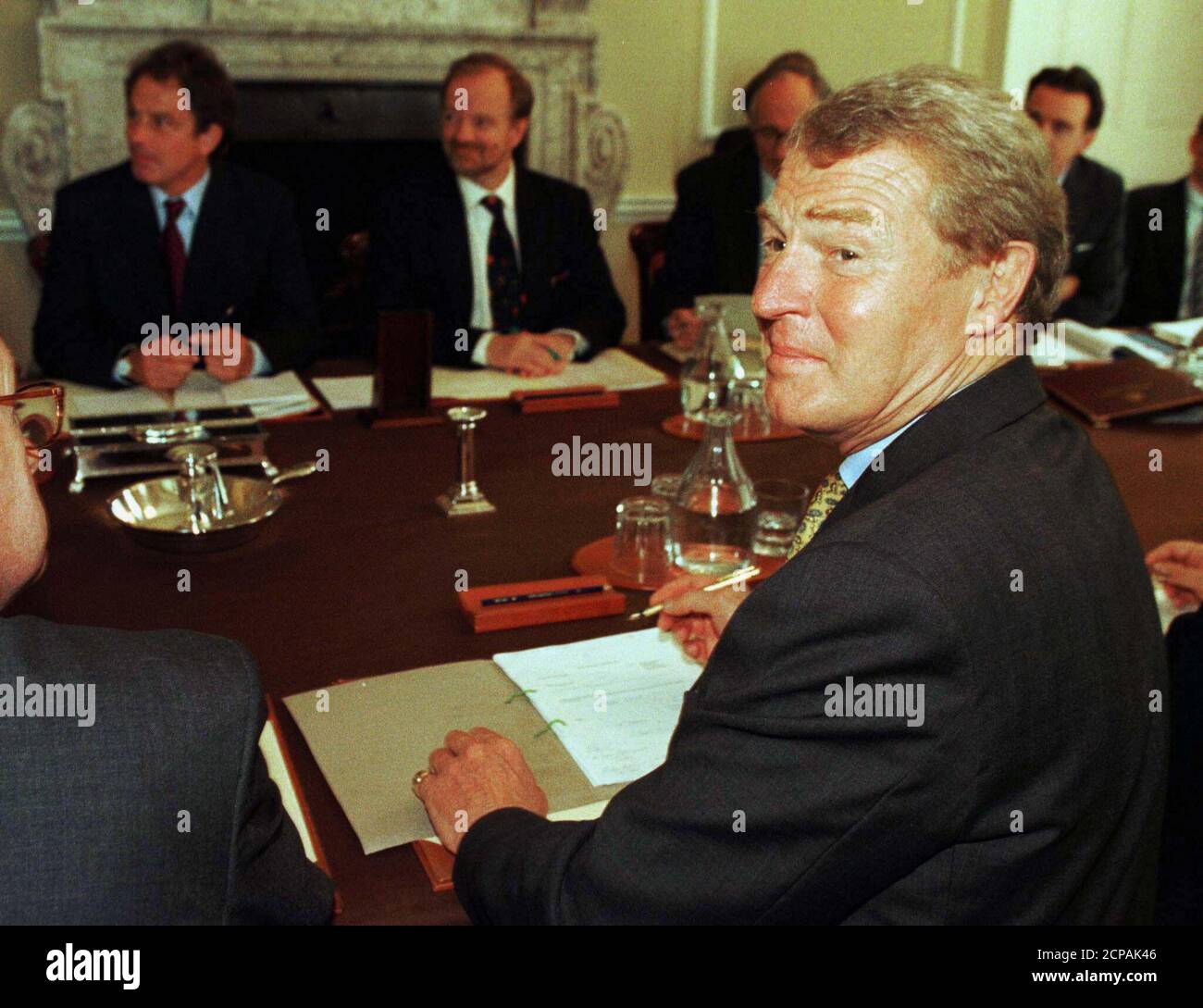 Downing street cabinet table hi-res stock photography and images - Alamy Downing street cabinet table hi-res stock photography and images - Alamy