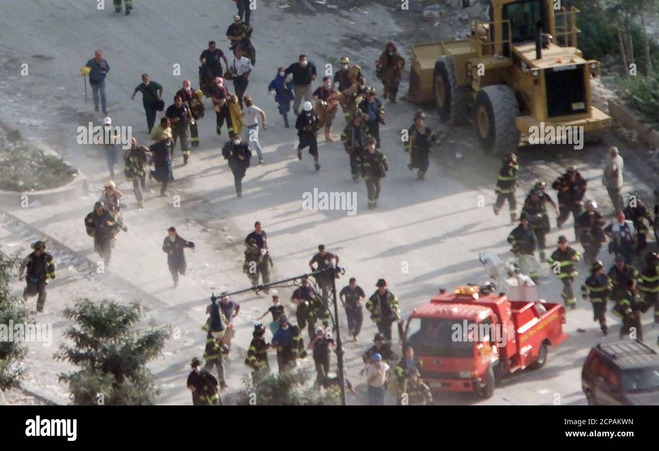 Rescue from building collapse hi-res stock photography and images - Alamy