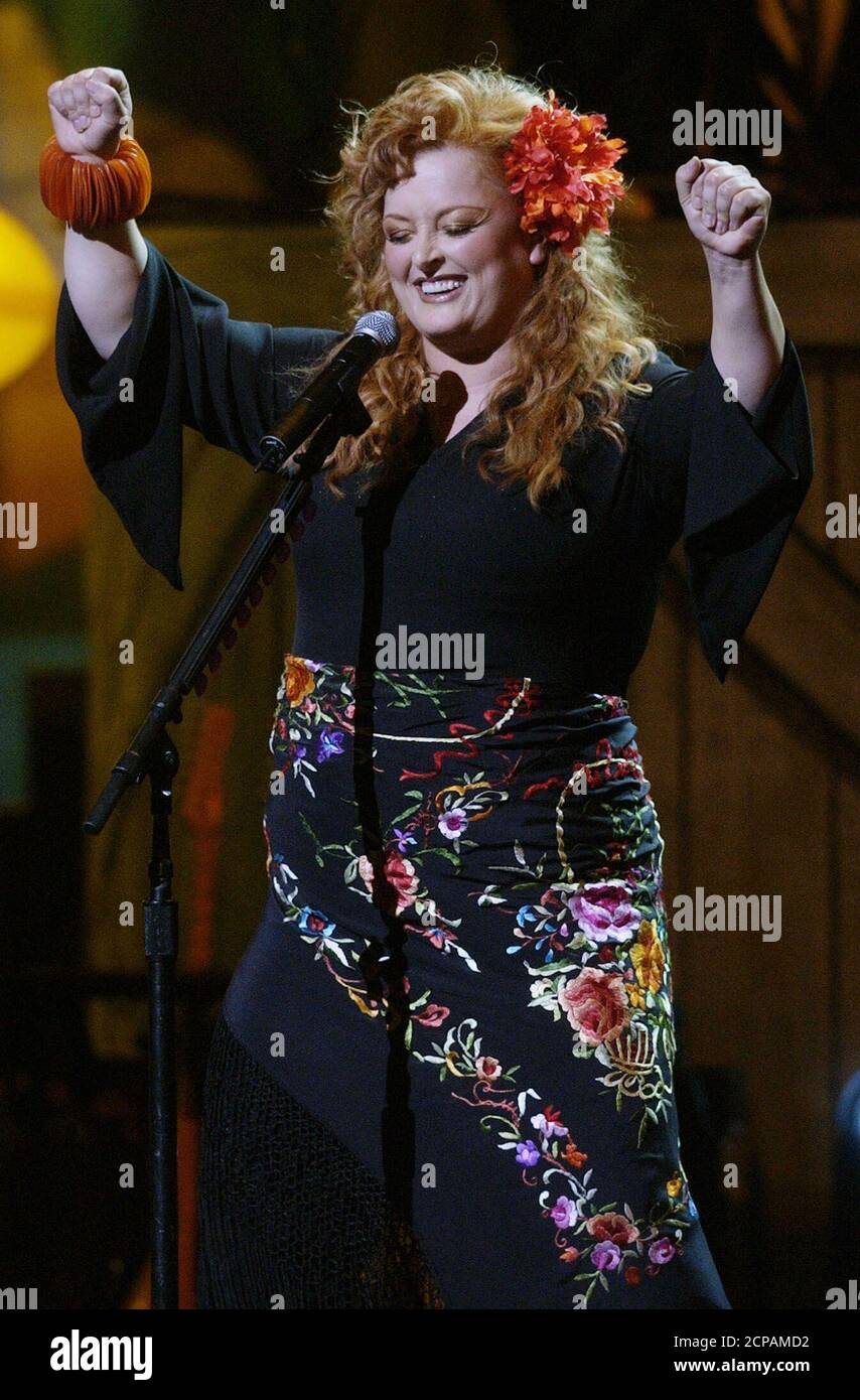 Stitch lilo stitch 2002 hi-res stock photography and images - Alamy