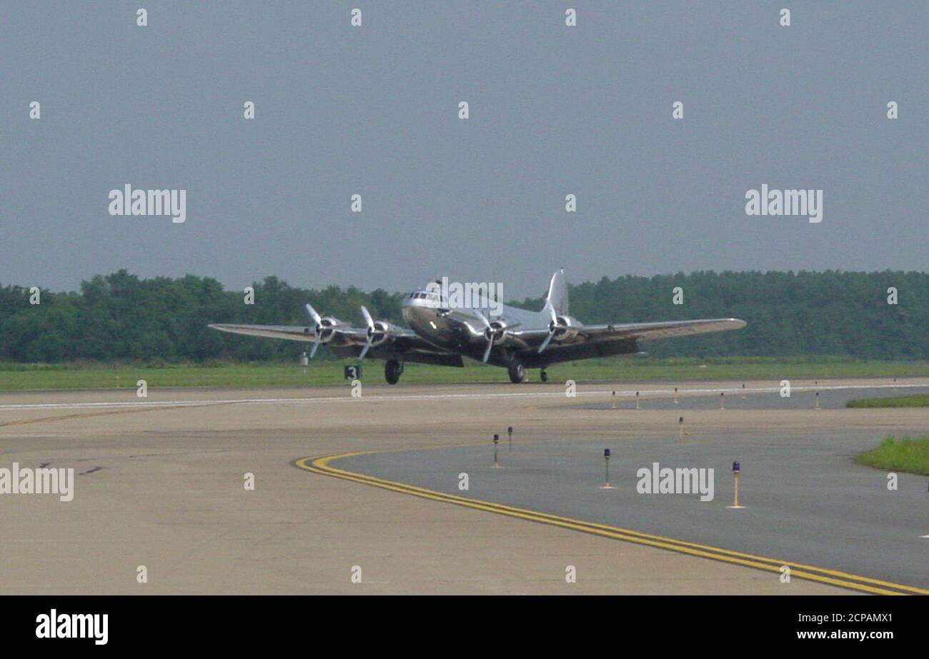 Boeing clipper aircraft 1930s hi-res stock photography and images - Alamy