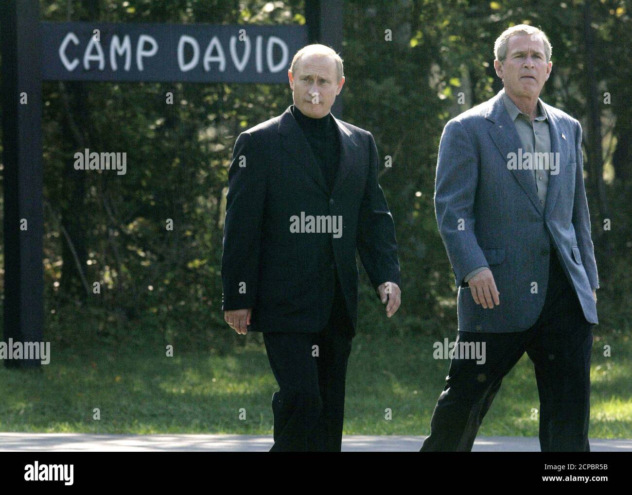 Putin bush camp david hi-res stock photography and images - Alamy
