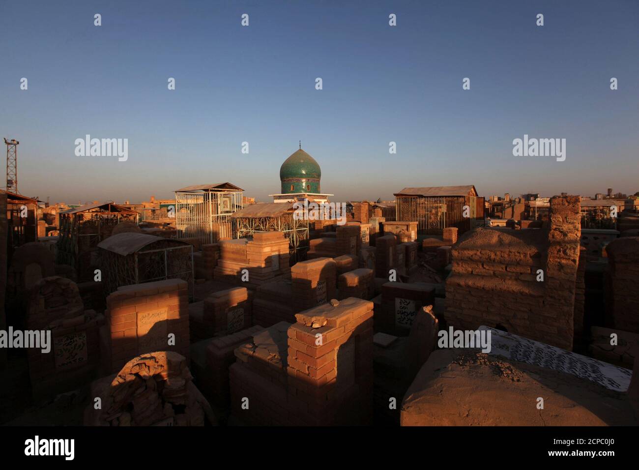 Al salam cemetery hi-res stock photography and images - Alamy