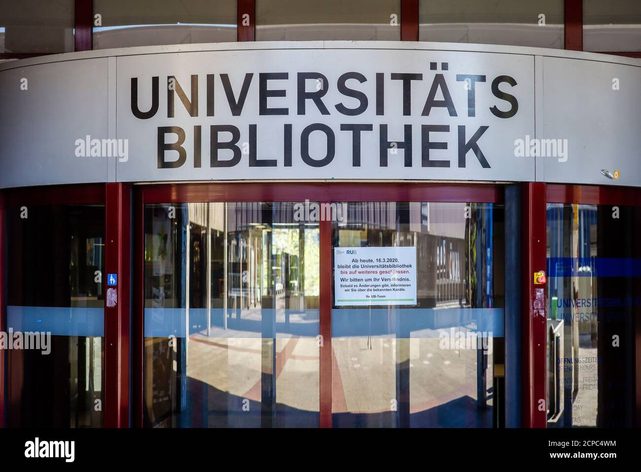 Closed library sign hi-res stock photography and images - Alamy