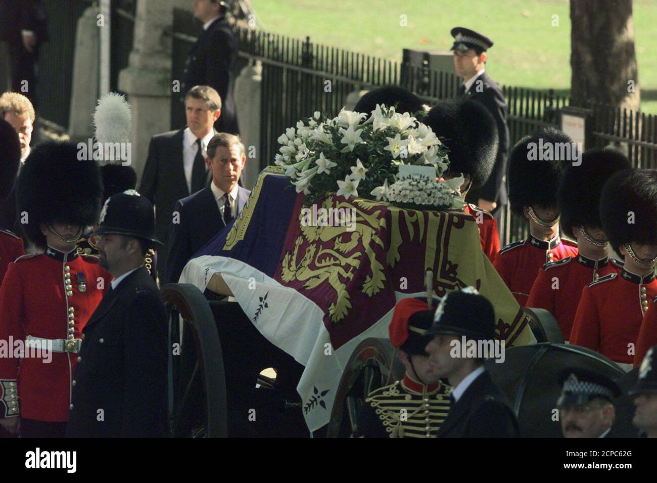 Dodi fayed funeral hi-res stock photography and images - Alamy