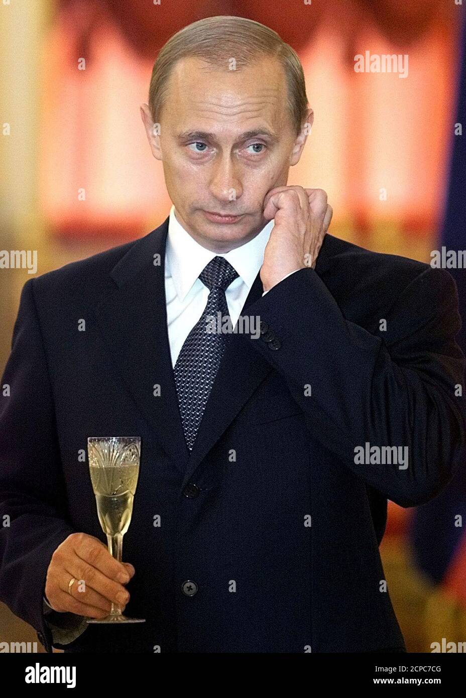 Russian president vladimir putin glass hi-res stock photography and ...