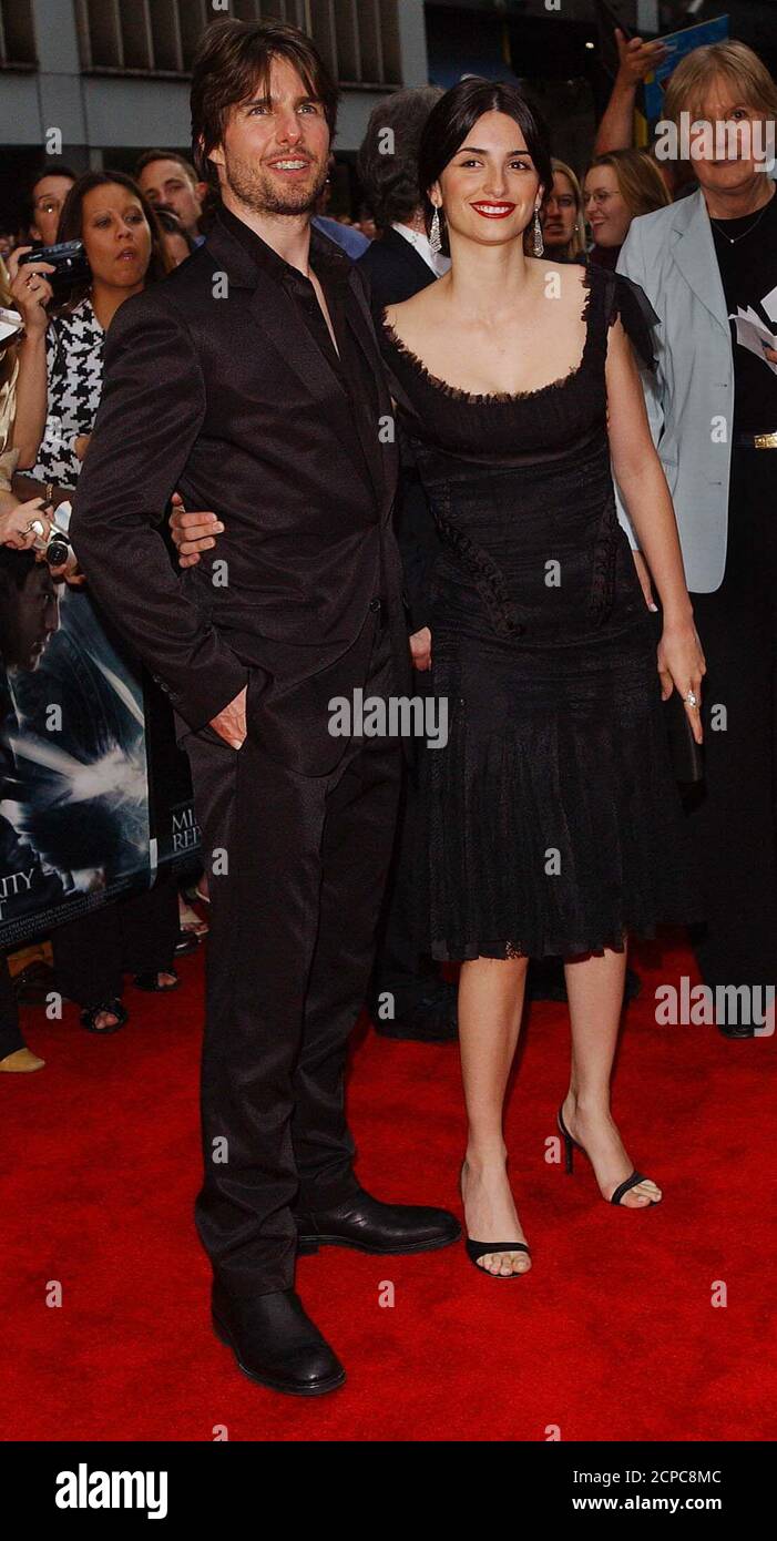 Minority report tom cruise penelope hi-res stock photography and images ...