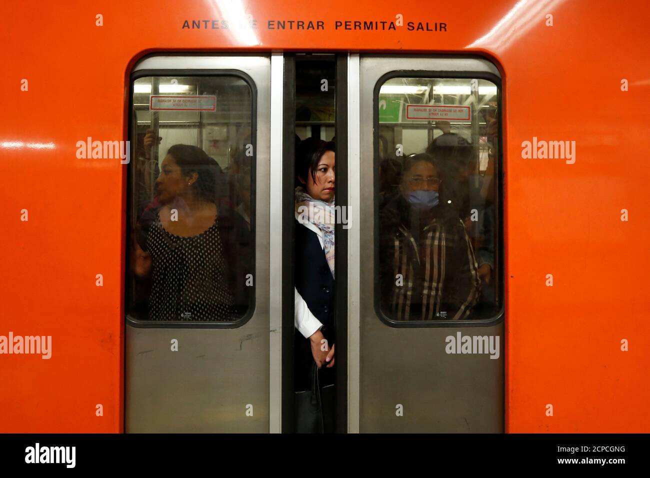 Mexico women only transport hi-res stock photography and images - Alamy