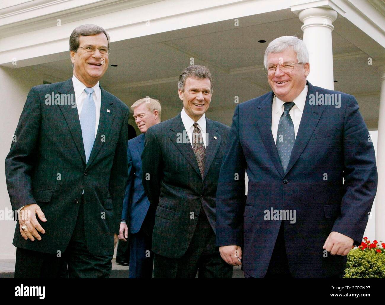 Dennis hastert richard a gephardt hi-res stock photography and images ...