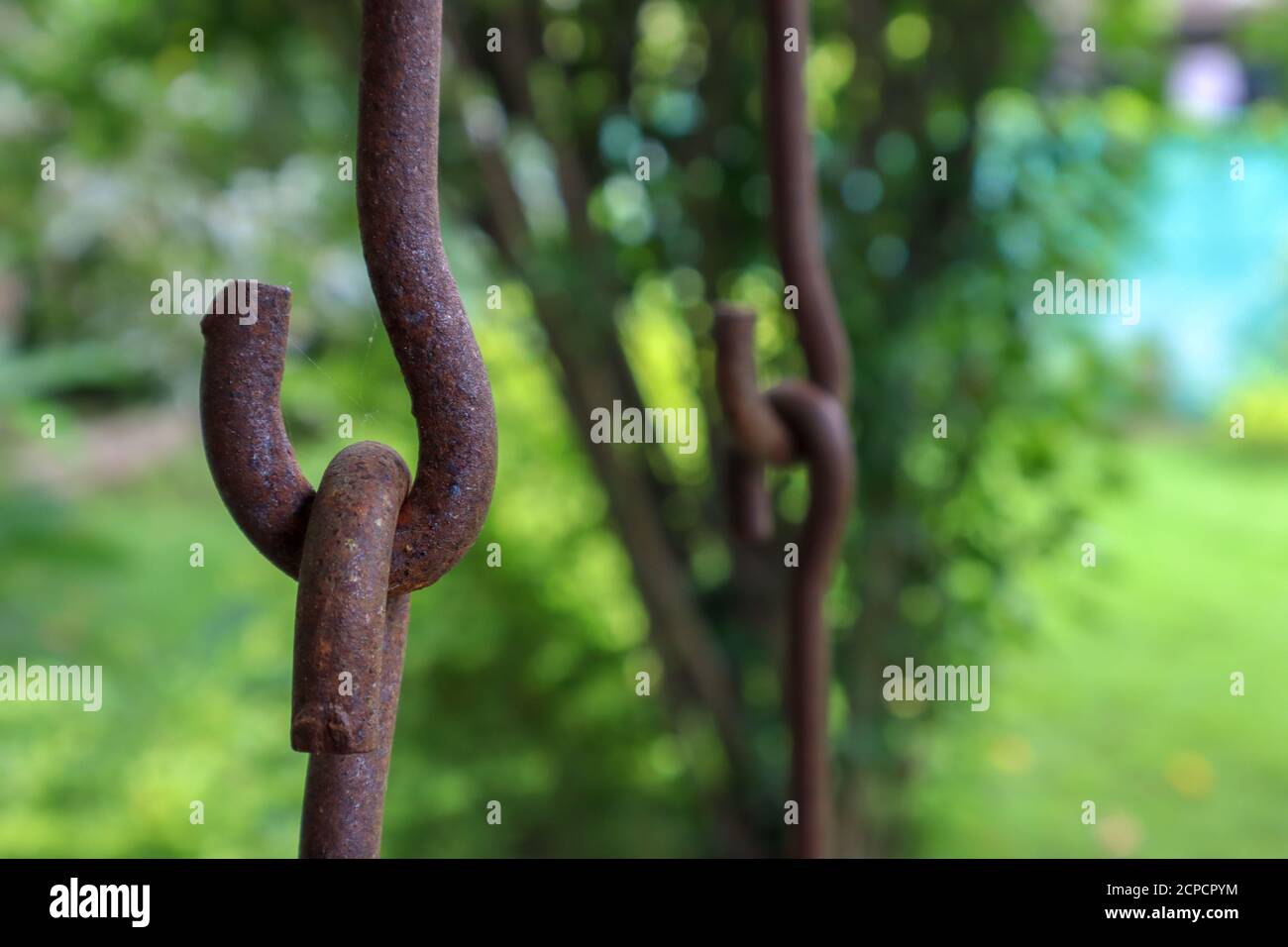 Rusted chains hi-res stock photography and images - Alamy